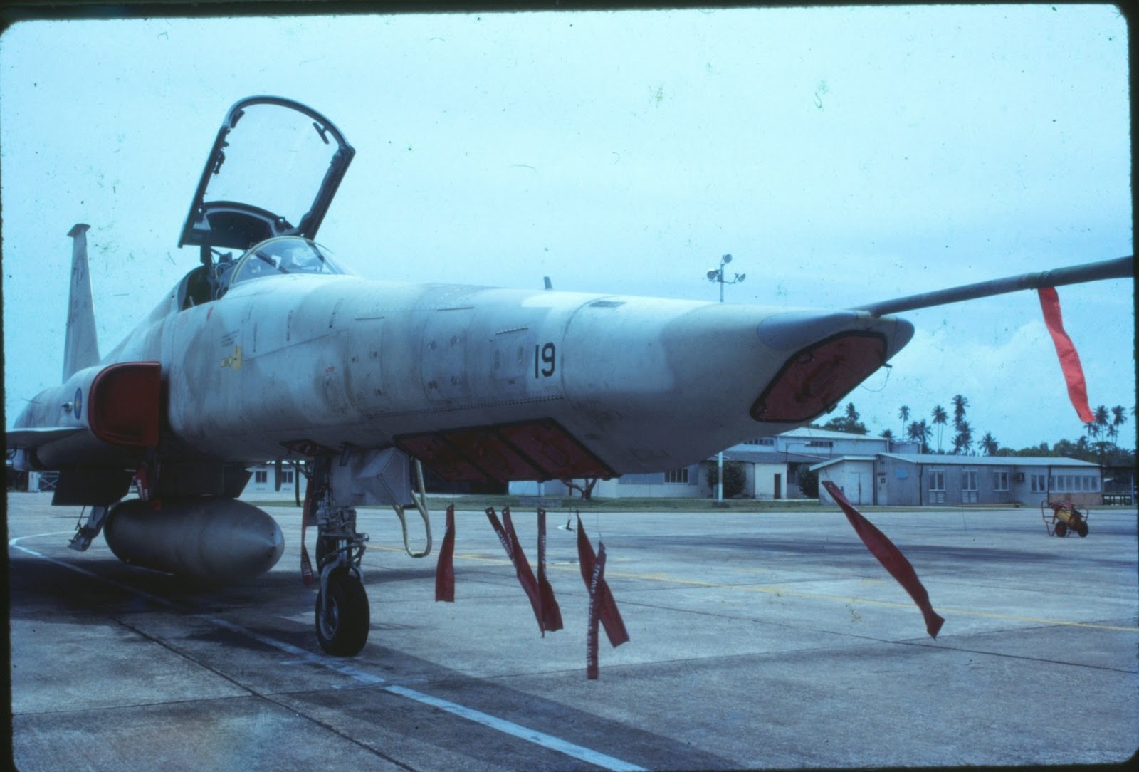 The Gunship Escorte: The Reconnaissance Squadron (No.11 Squadron RMAF ...