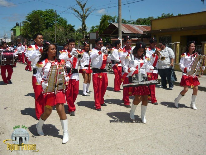 Realizan Desfile de Bandas Escolares de Música en Poptun... | " POPTUN ...