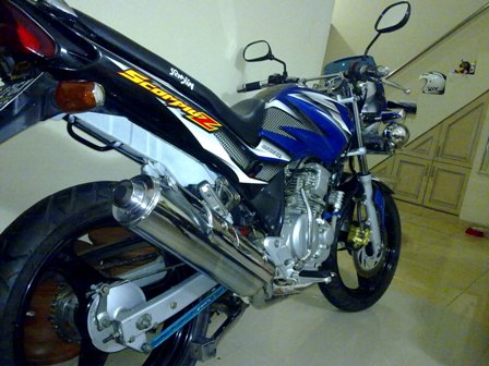 Modifikasi New Scorpio Z Pake Tapak Lebar - Kumpulan Modifikasi Motor ...