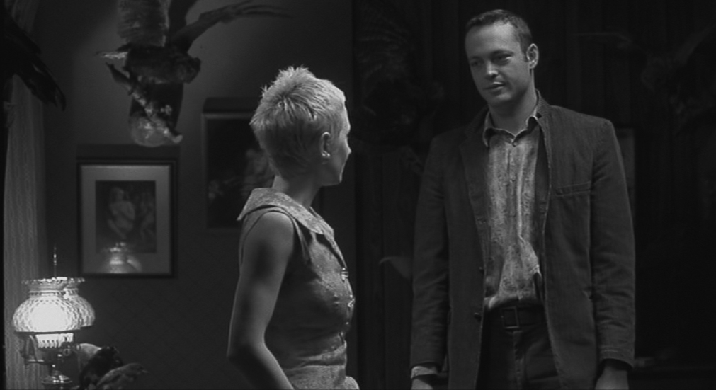 Stale Popcorn: Black & White Friday: Psycho '98