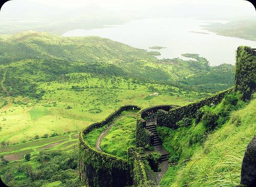 ...basking under my yellow sky...: Destination - Erigabo