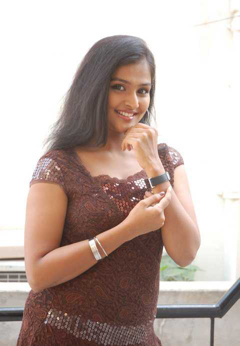 Remya Nambeesan Lip Lock