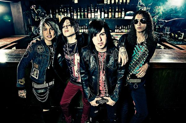 muzica 3m0: ESCAPE THE FATE