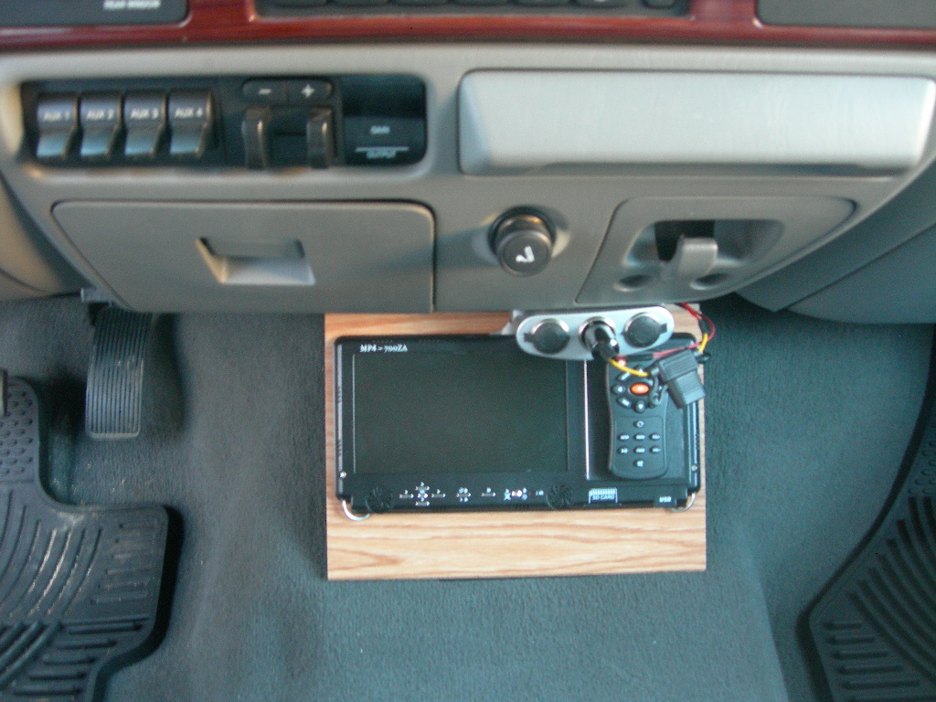 RV Voyageur: 5th Wheel REAR VIEW CAMERA installed