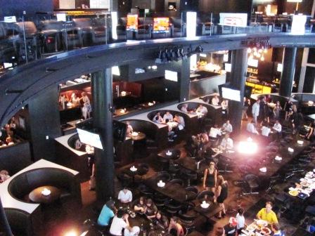 Teena in Toronto: Real Sports Bar & Grill, Toronto, ON