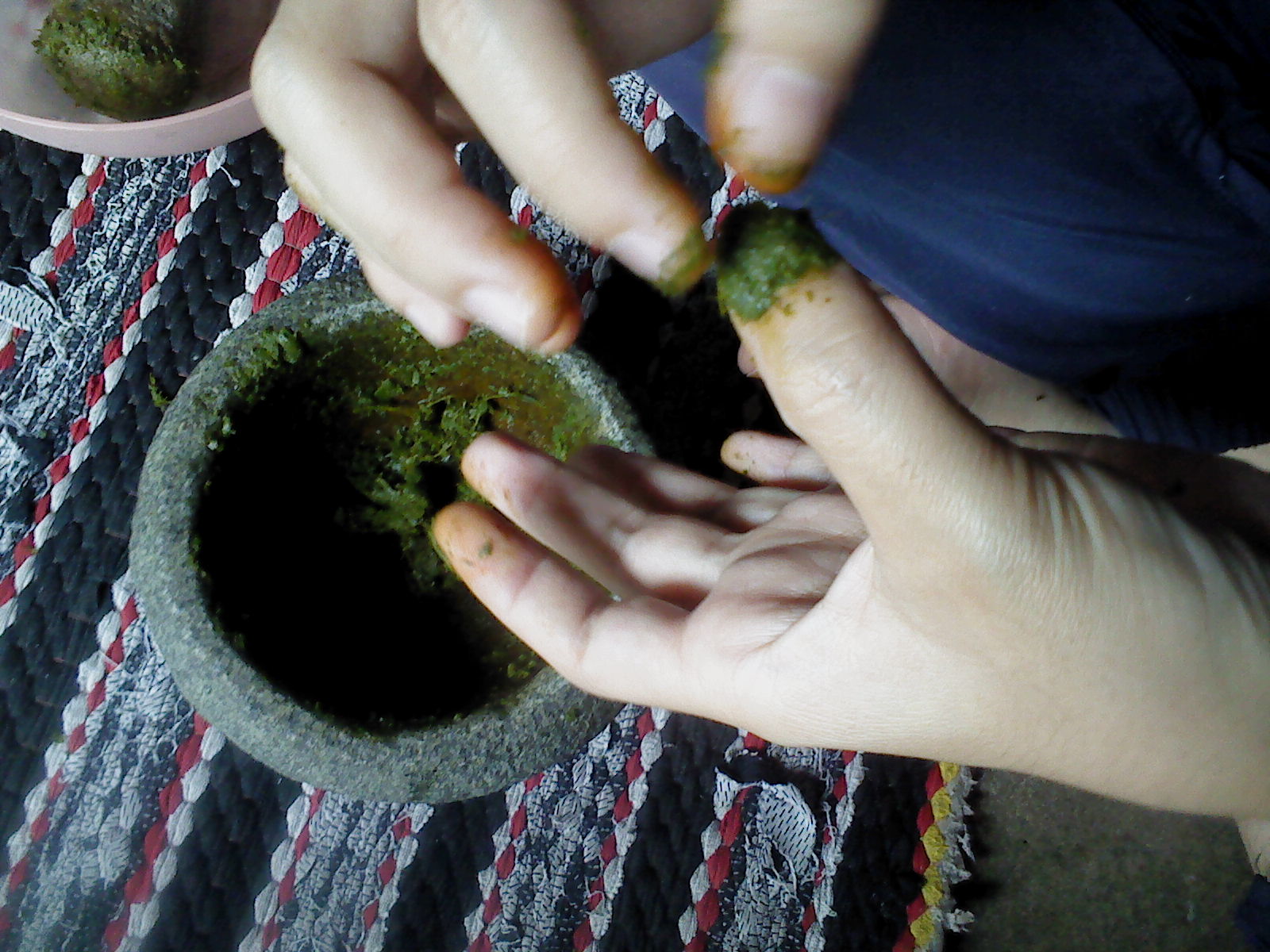 RAFIQA NABEELA: pembuatan inai cara tradisional