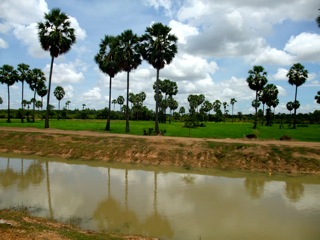 One2One CAMBODIA: Introducing SMILe Project in Kampong Spue