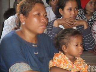 One2One CAMBODIA: Introducing SMILe Project in Kampong Spue