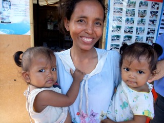 One2One CAMBODIA: Introducing SMILe Project in Kampong Spue