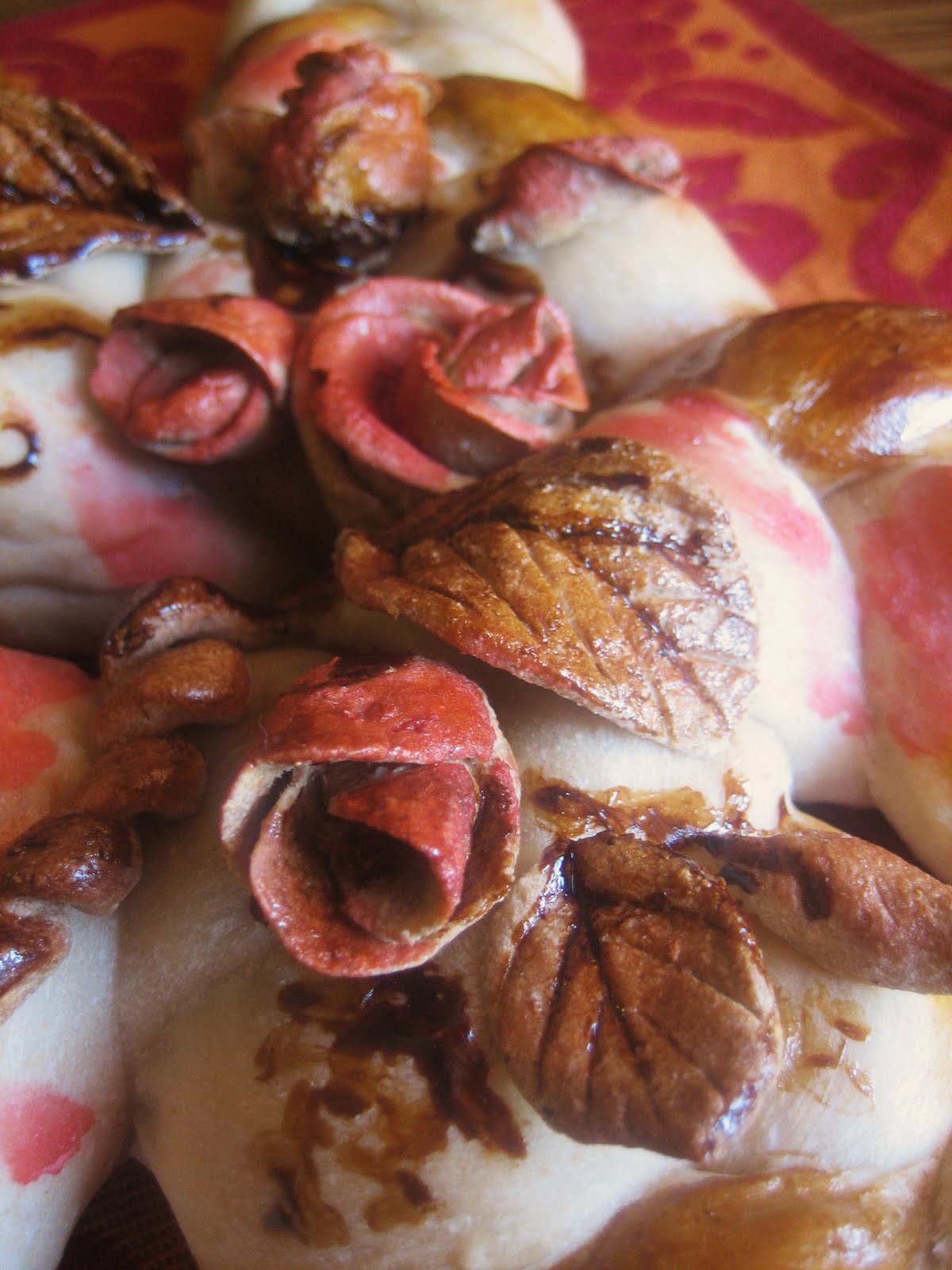 Chef Tess Bakeresse: Braided star loaf with Roses and Easter Eggettes