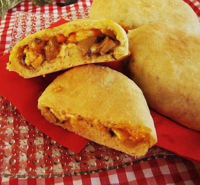 Chef Tess Bakeresse: Homemade Hot Pockets