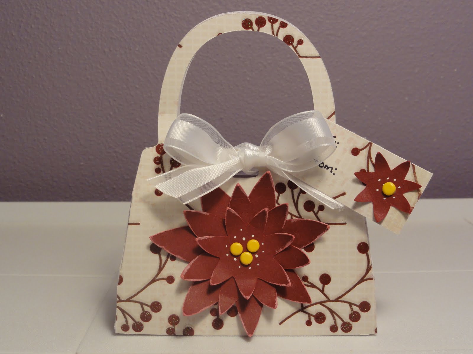 The Cricut Bug: Poinsettia Gift Card Purse