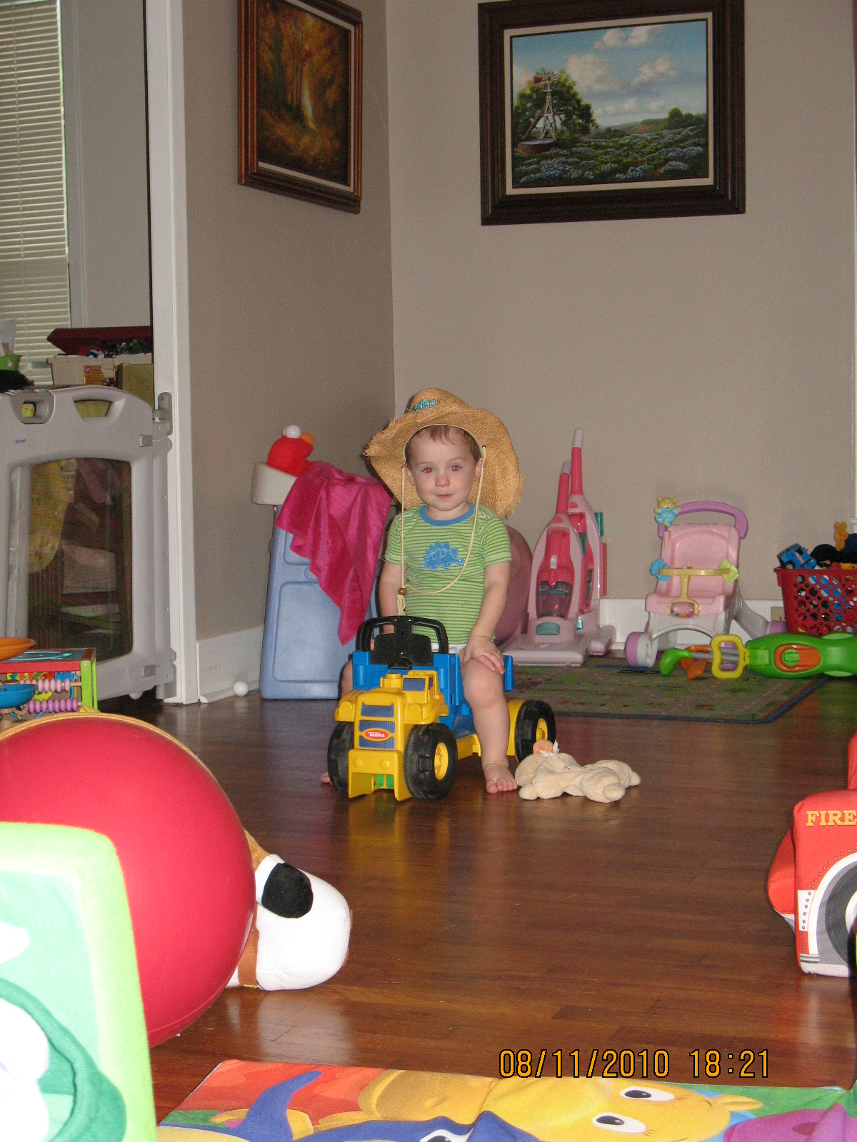 4EVER BLESSED: McLean Party of Eight: Me in my Straw Hat: Aug 11th