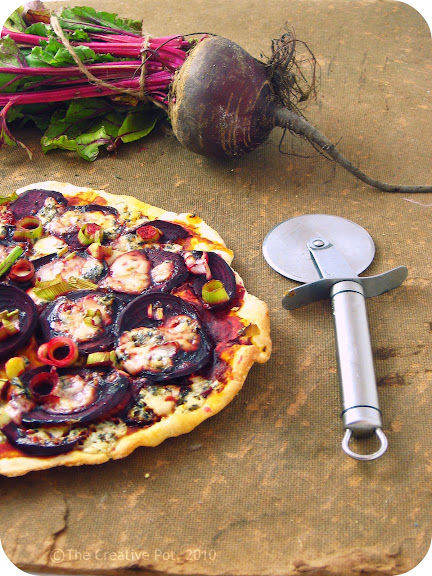 The Creative Pot: Beetroot & Blue Cheese Pizza