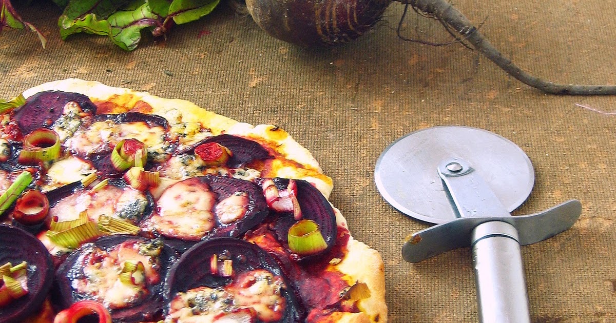 The Creative Pot: Beetroot & Blue Cheese Pizza