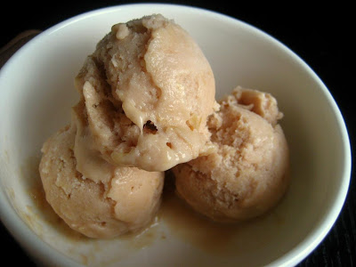 raspberry eggplant: Rhubarb Frozen Yogurt