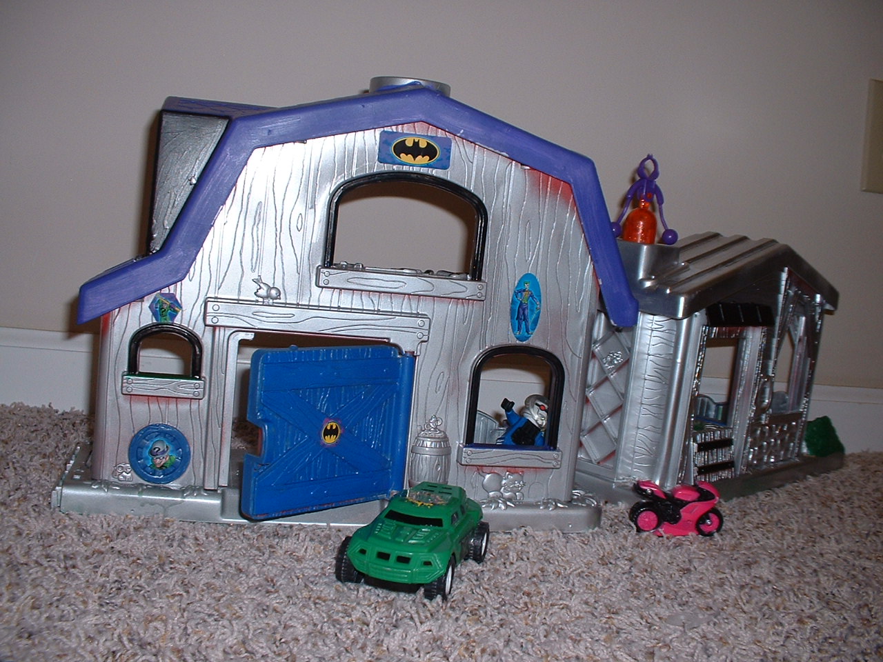 Donna & Stu: Batman toys for Maw-maw's house