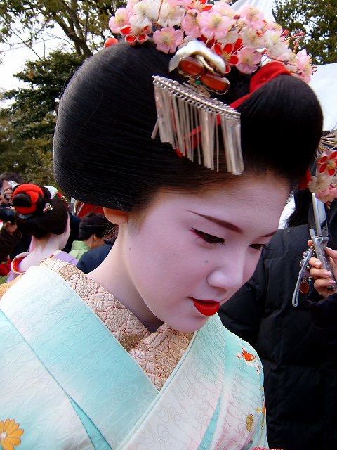 Ŧhe ₵oincidental Ðandy: The Intricate Hairstyles of Geisha