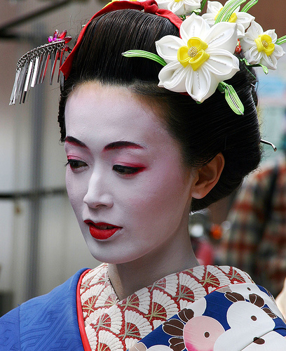 Ŧhe ₵oincidental Ðandy: The Intricate Hairstyles of Geisha