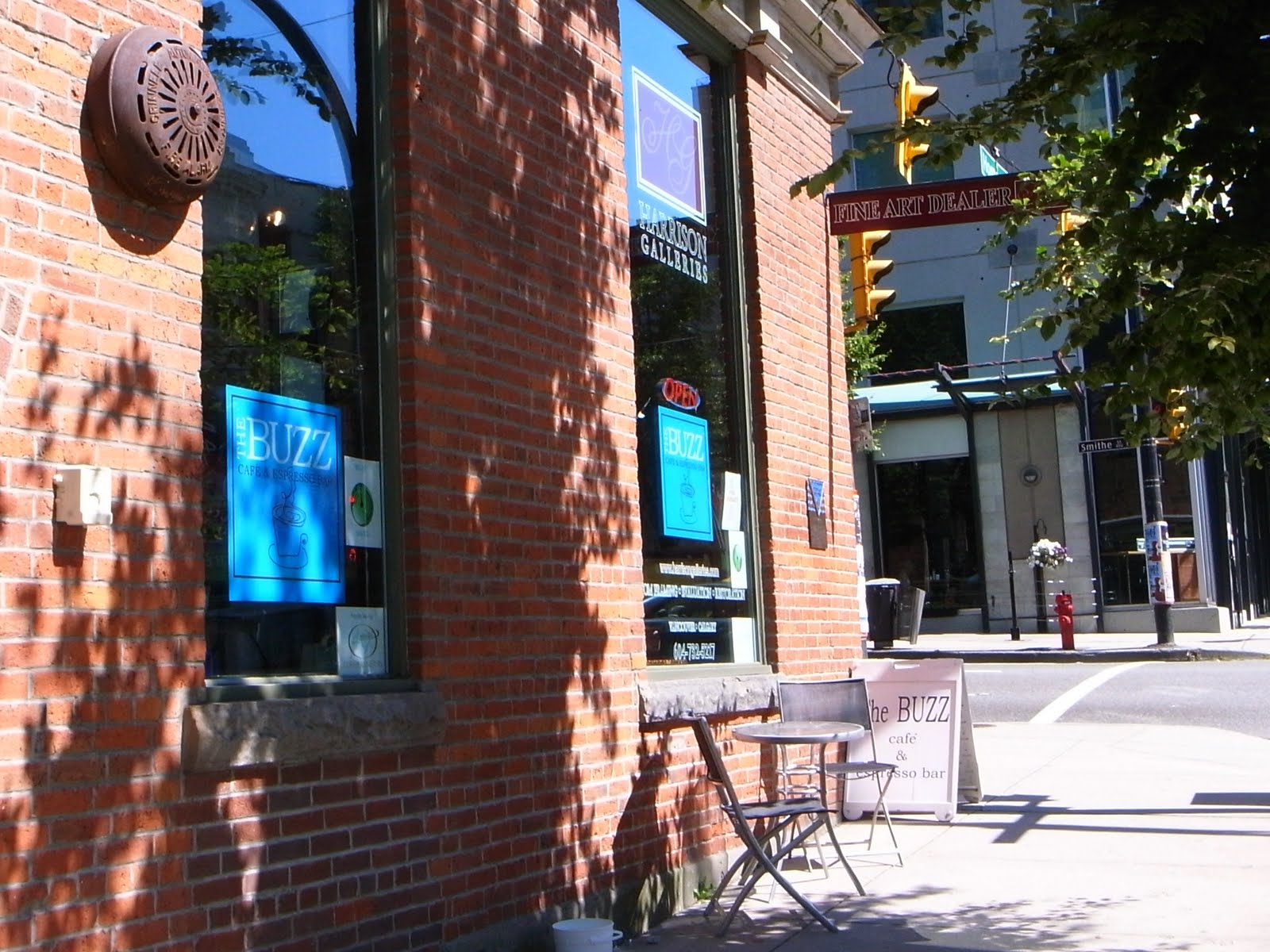 SHiRLEY SEES: Buzz Cafe and Espresso Bar-Art + Cofee