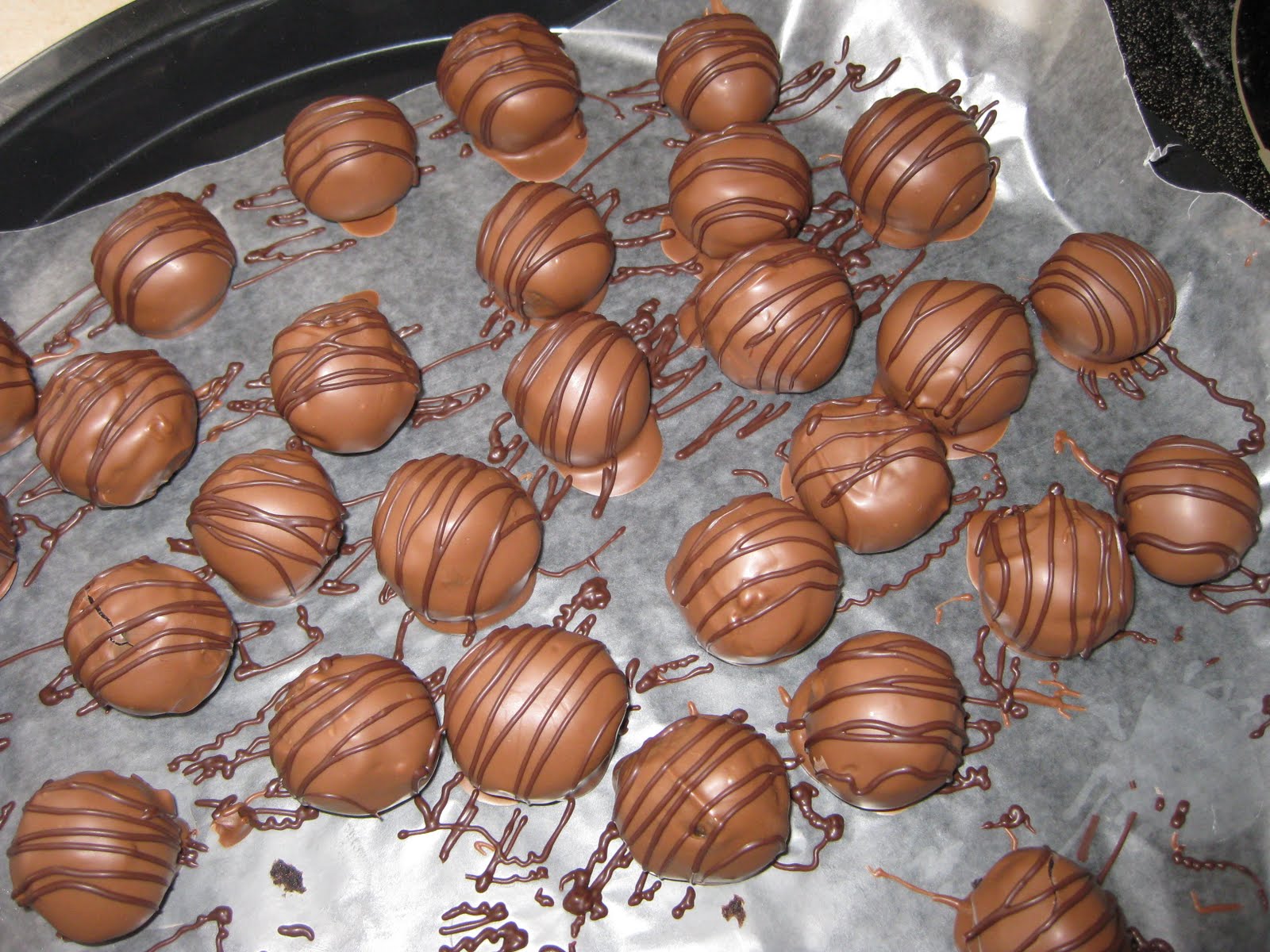 Betty's Blues: The 'scoop' on Oreo bon-bons