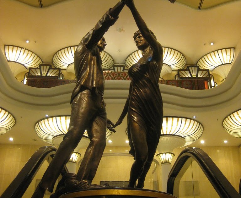 Tired of London, Tired of Life: See Al Fayed's Dodi and Diana statue