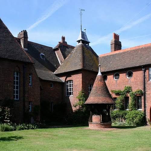 Tired of London, Tired of Life: Visit William Morris' Red House