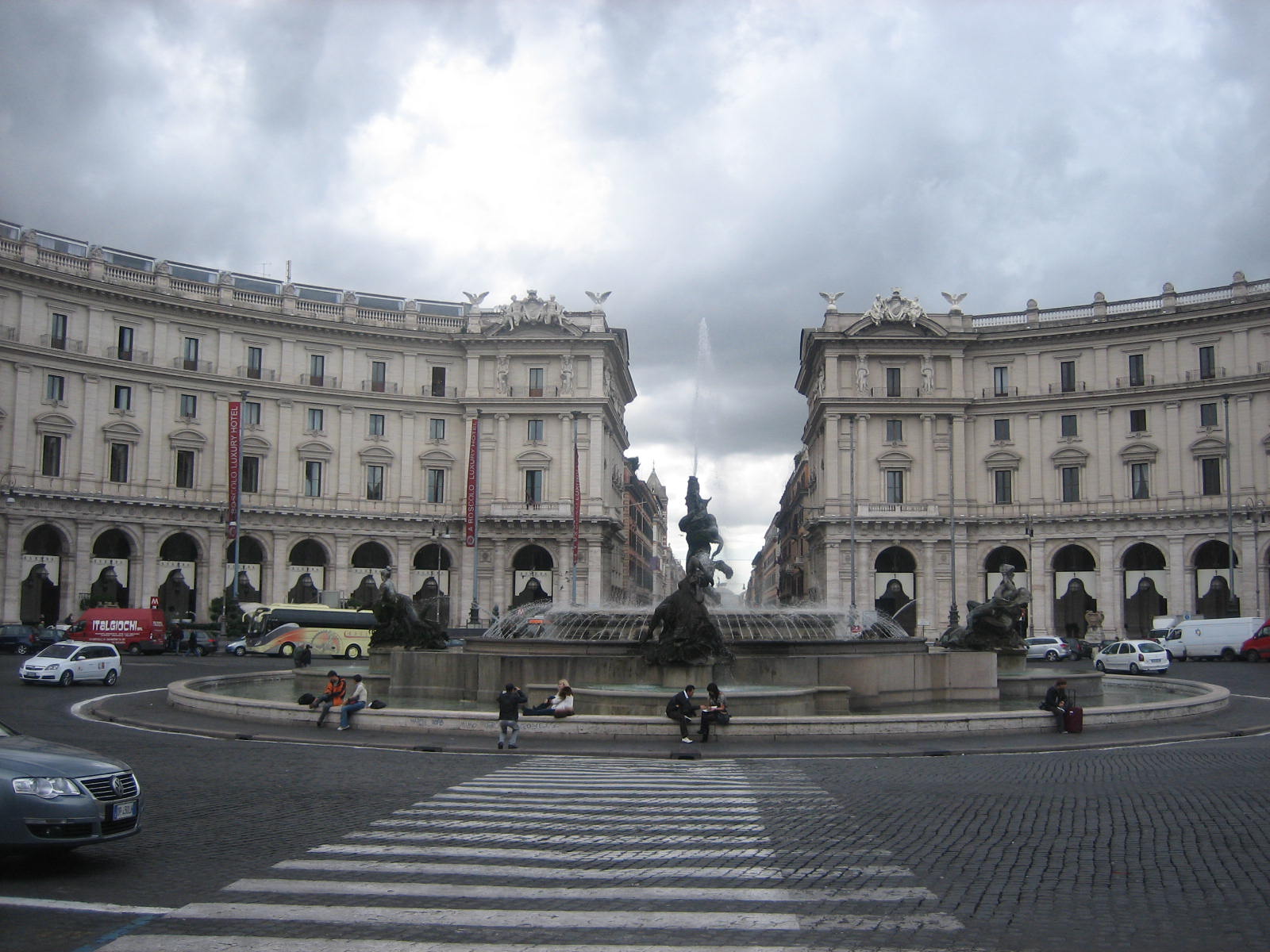 V is for Vagabond: Day 2: Piazza della Repubblica.