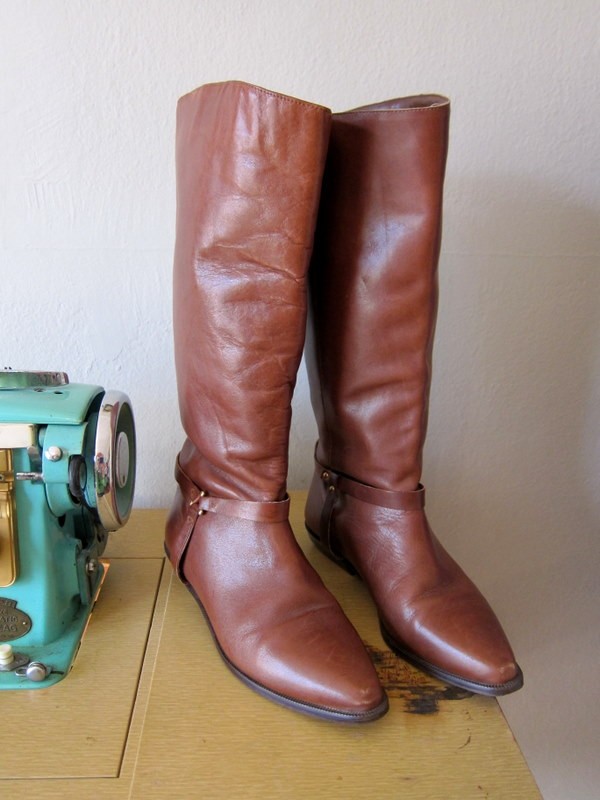Friday Etsy finds : Vintage Boots | :: STYLiSTi
