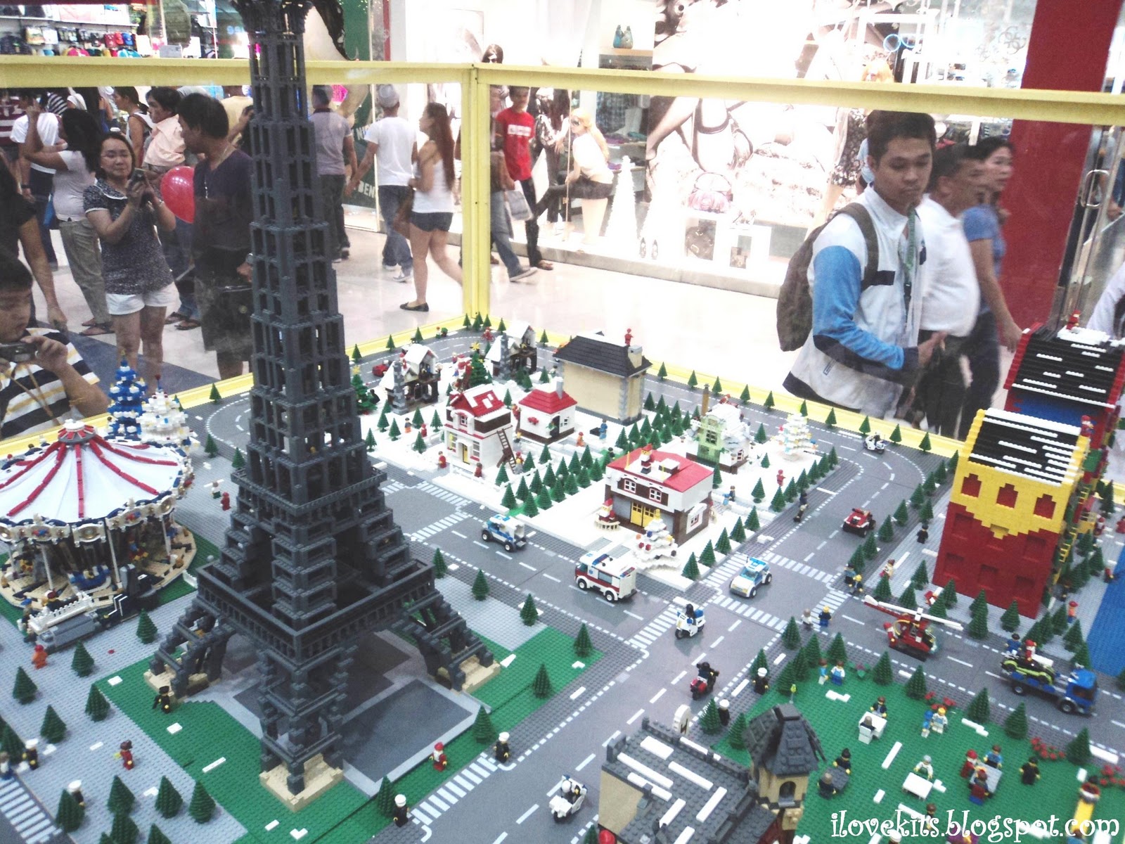 Live.. Love.. Laugh.. Work..: LEGO City : PARIS..