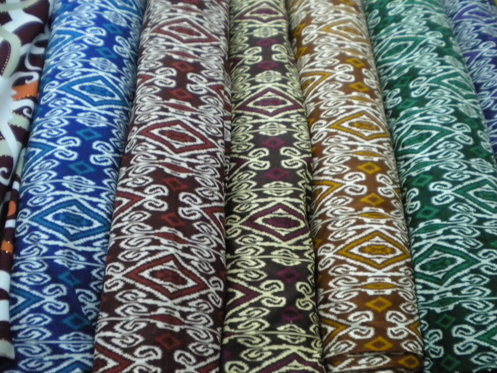 KAIN MENARIK CT: KAIN CORAK BATIK