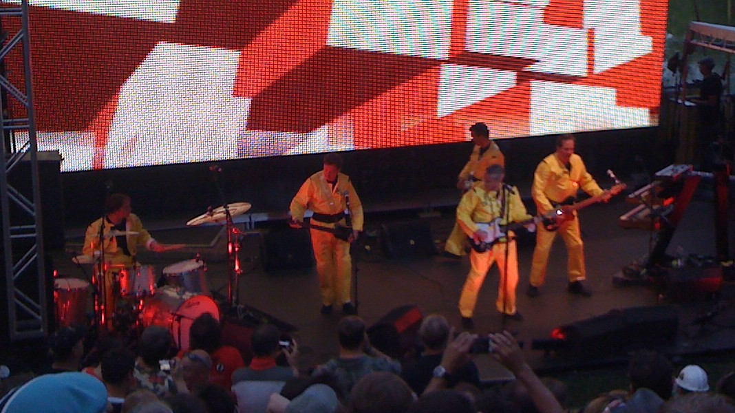 Yellow Dog Patrol: Devo Concert Review - Minnesota Zoo