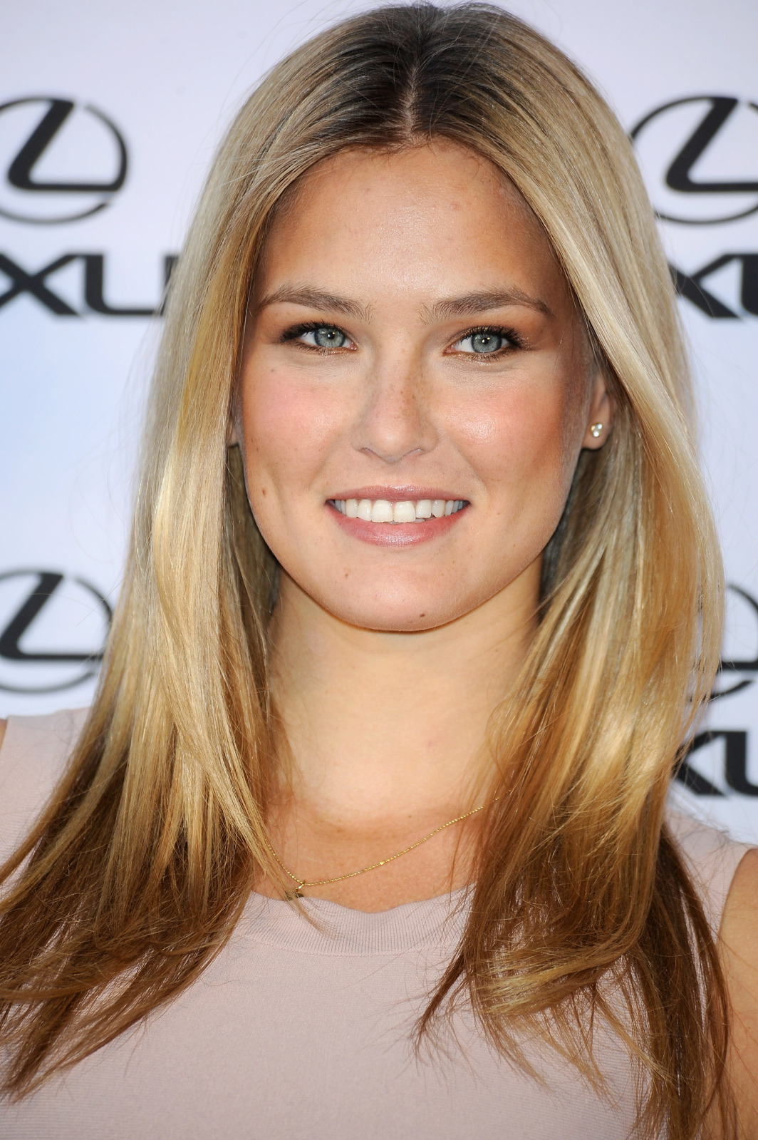 Wallpaper World: Bar Refaeli HQ Wallpapers