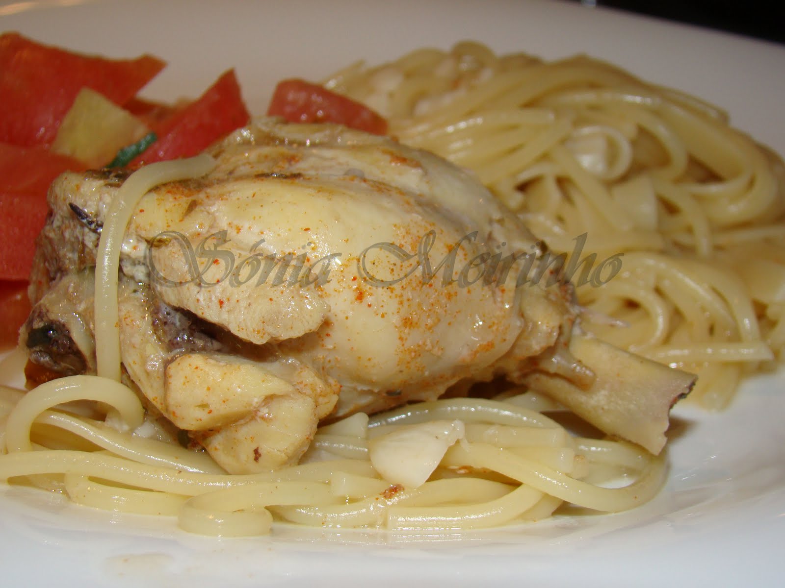 Sónia Meirinho: Frango temperado com Massas Fettuccini e Esparguete