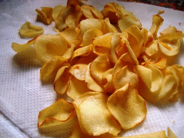 Erin's Kitchen: Fried Ngaku Chips (Arrowhead root)