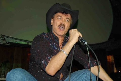 ICON RANDY JONES HOSTS OCEAN 98 IDOL