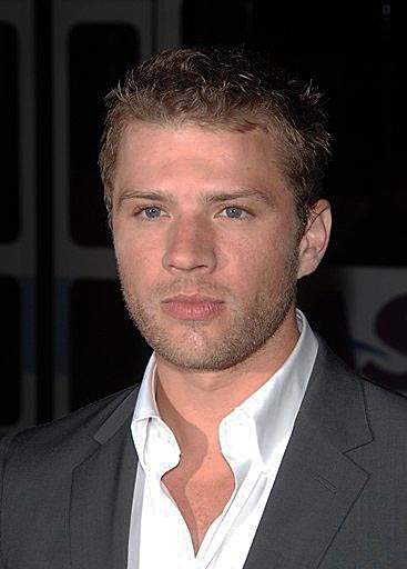 RYAN PHILLIPPE A HIT ON SATURDAY NIGHT