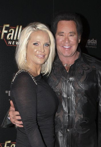 Deluxe PureZone: wayne newton wife