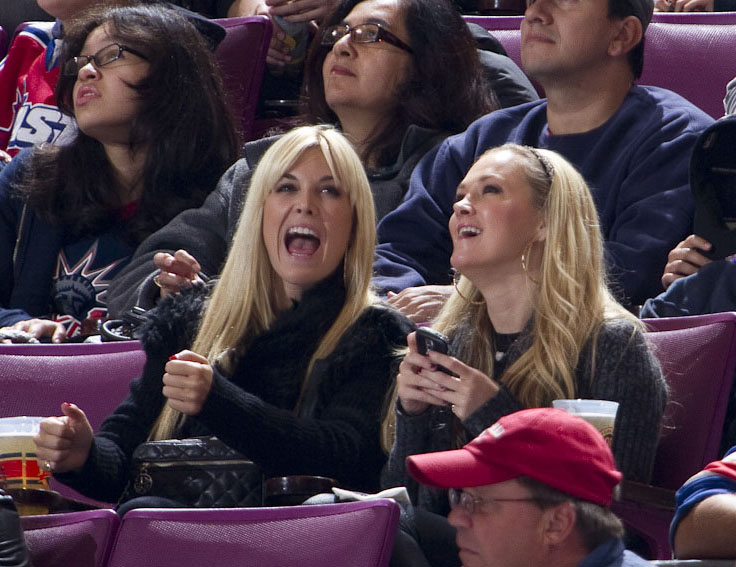 TINSLEY MORTIMER CHEERS ON THE RANGERS