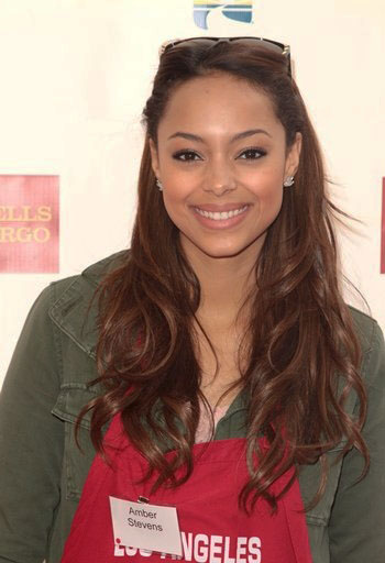 THE STARS FEED THE HOMELESS FOR HOLIDAY