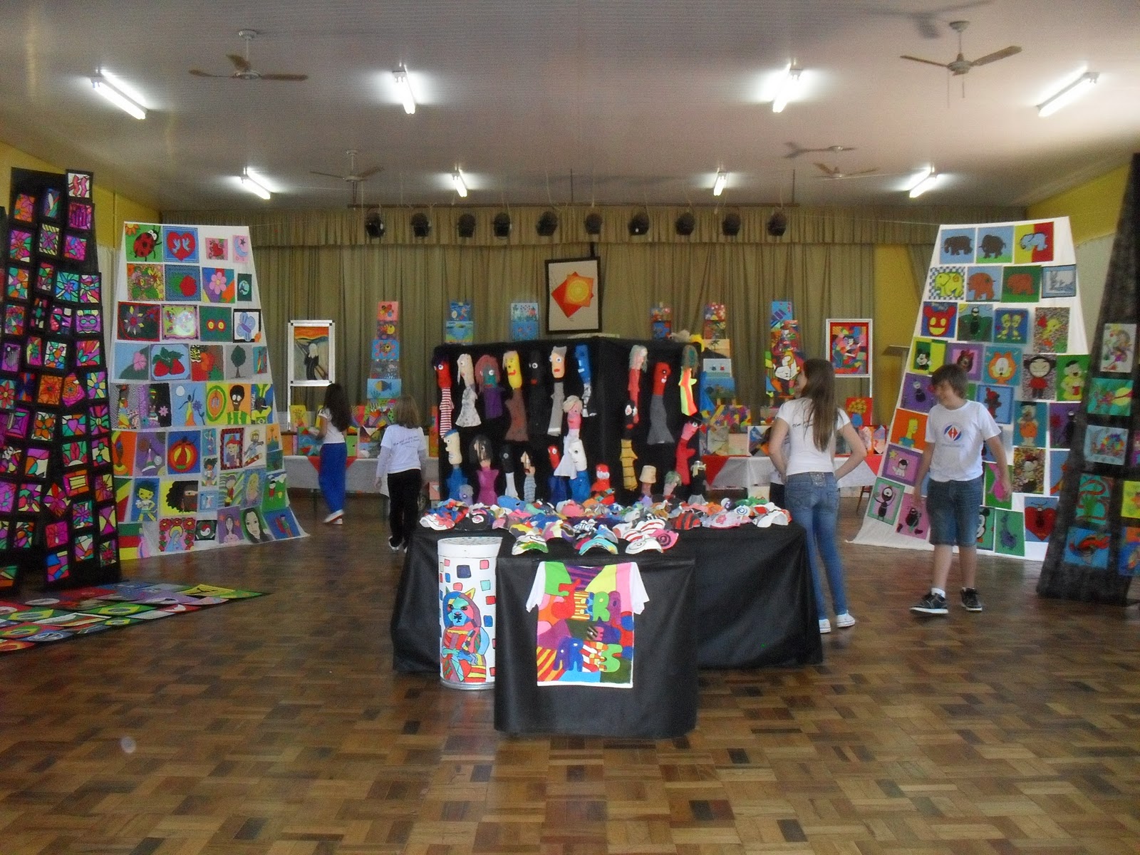 Exposição De Arte Na Escola - NAZAEDU