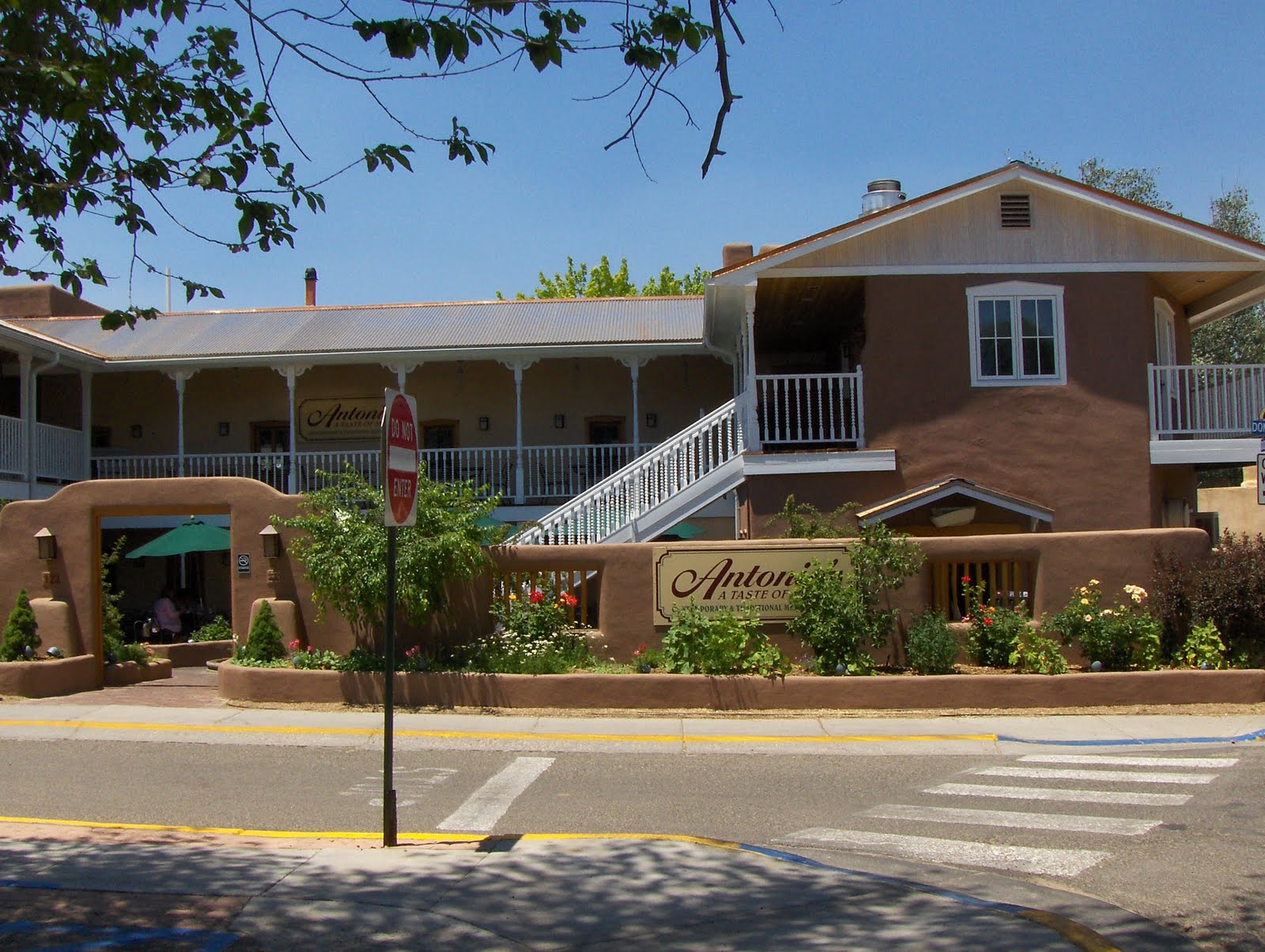 ART IN THE SUN: Taos Art Museum in the Fechin House