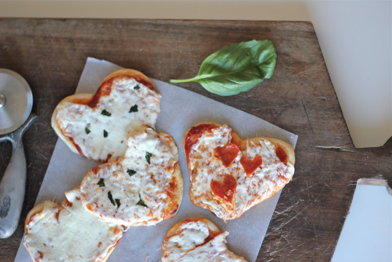 Talkin' Chow Playin' House: Individual Heart Shaped Pizzas