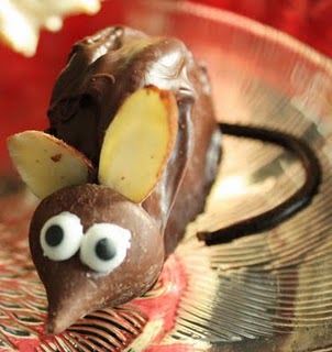 Oodlekadoodle Primitives: CHRISTMAS EVE MICE,CHOCOLATE OREO MICE ...
