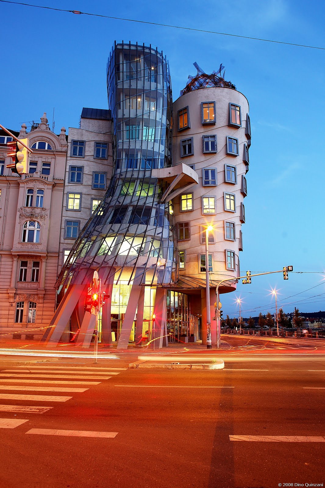 KRISTIN HARRIS - ARCH1390: Frank Gehry's Dancing House