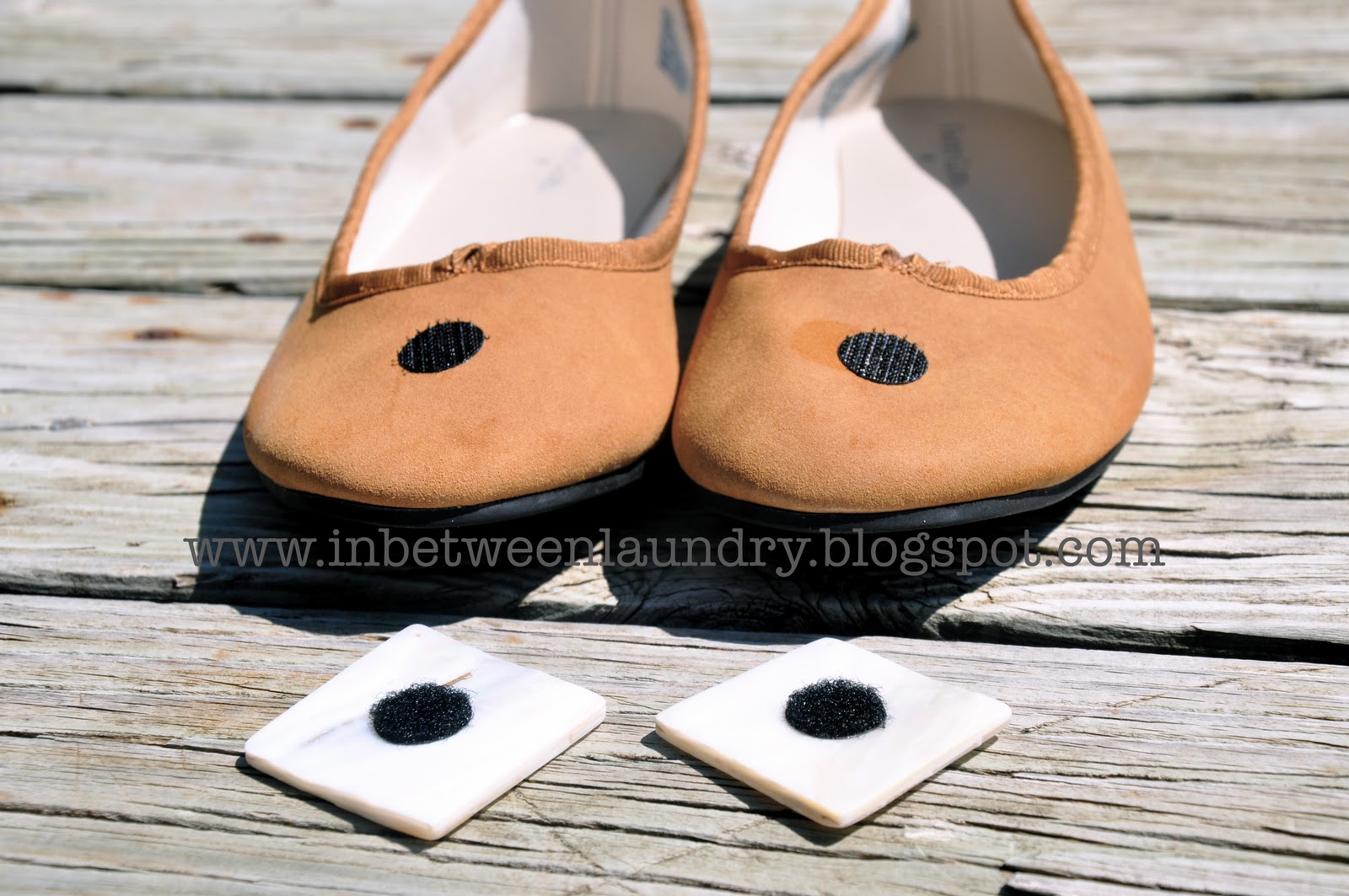 In Between Laundry: Tutorial: Switch-A-Roo Shoes (Part 1)