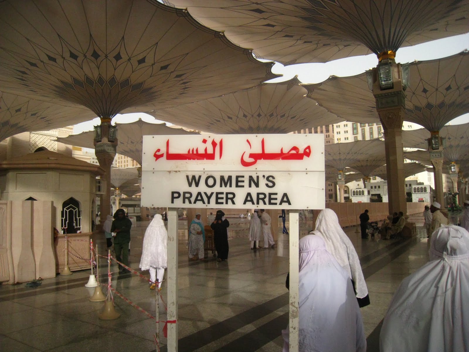 DIARI HAJI 2010: PAPAN TANDA SEKITAR DATARAN MASJID NABAWI