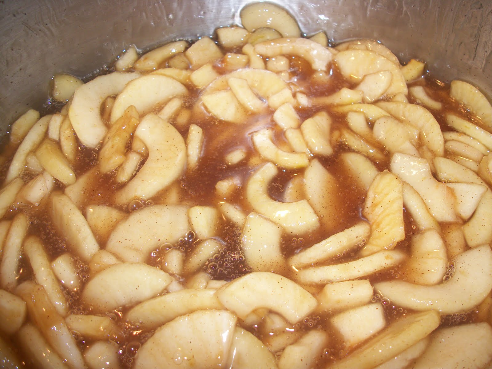 Easy Frugal Living: Preserving Apples- Freezing Apple Pie Filling Easy Frugal Living: Preserving Apples- Freezing Apple Pie Filling