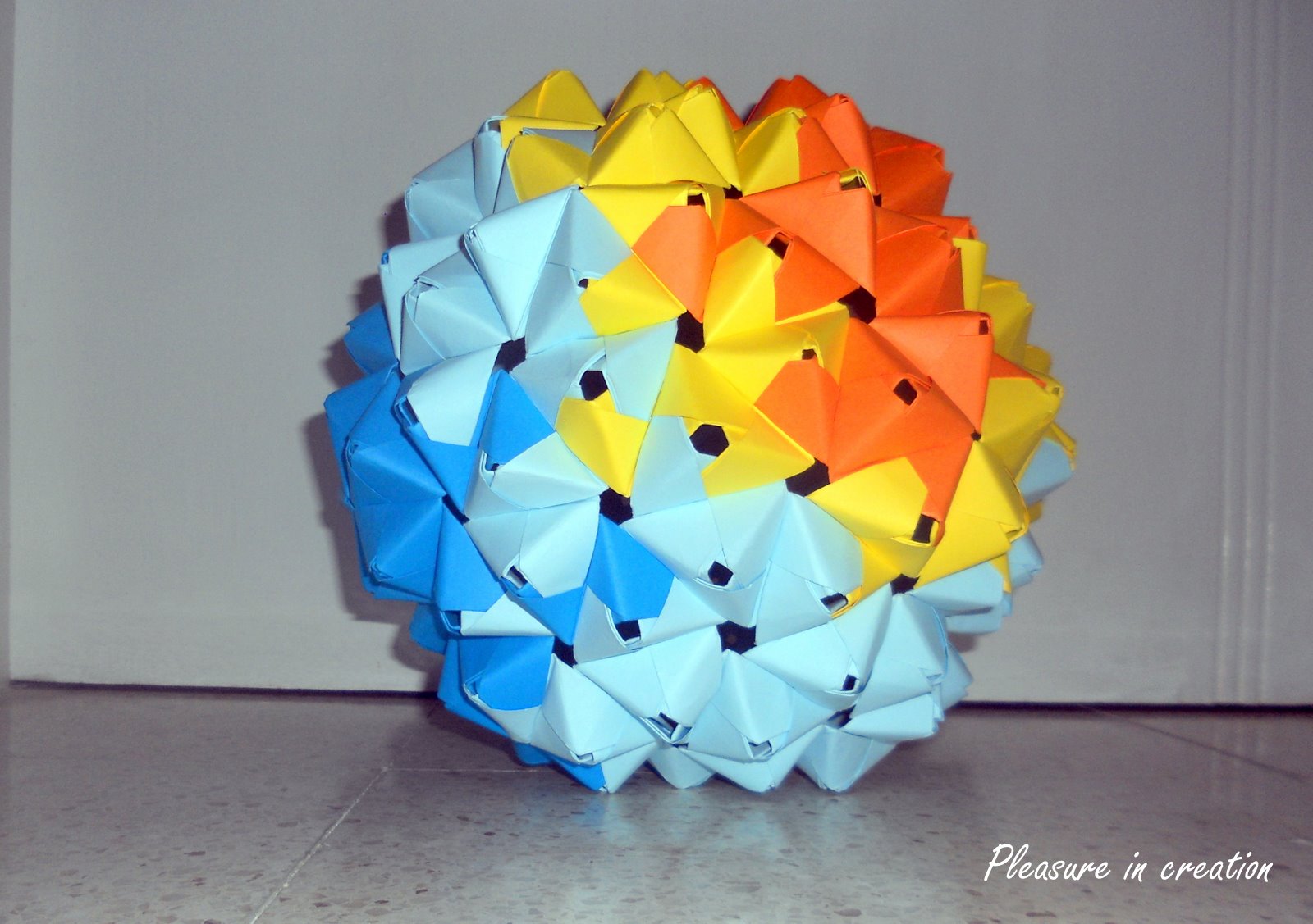 Pleasure in creation: Giant Sonobe ball