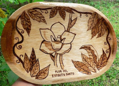 Piezas decorativas / Decorative Pieces: Bateas / Wooden trays